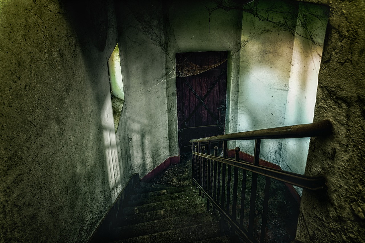 Building Suspense in Your Horror Novel | How-To Guide 2026